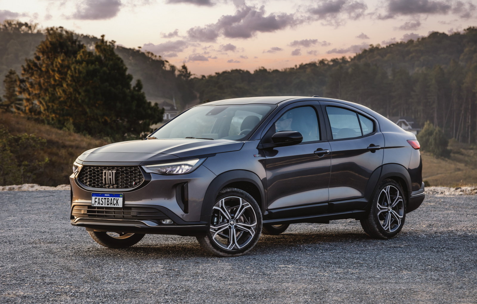 Fiat Fastback: il nuovo SUV coupé in tre allestimenti - Infomotori