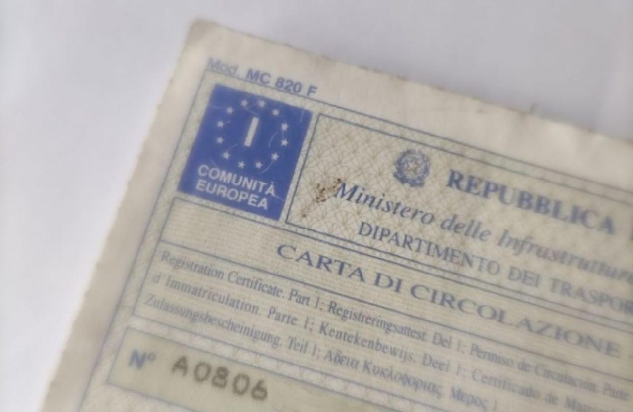 Legenda libretto auto: come leggere la carta di circolazione - Infomotori