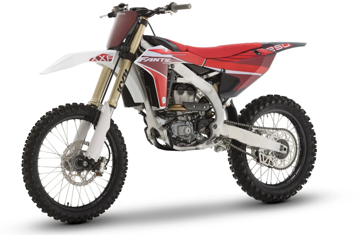 Fantic presenta la nuova gamma MX ed Enduro 2025 - Infomotori